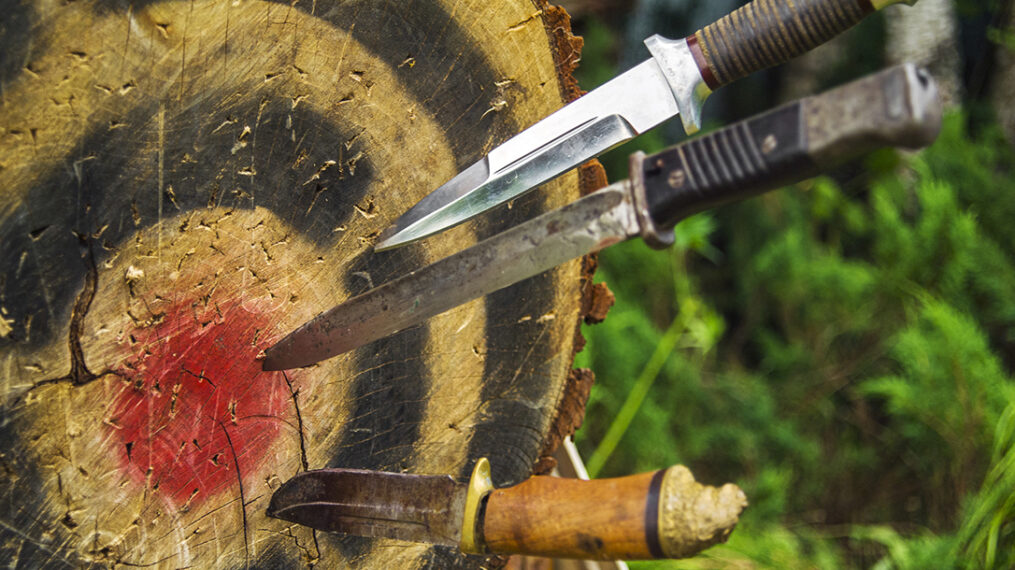 How To Throw Knives For Improved Consistency & Accuracy